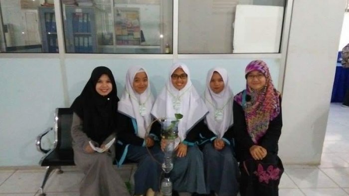 Hebat! Siswi MAN Polman Bikin Kolam Ikan dengan Air Mancur Tanpa ...