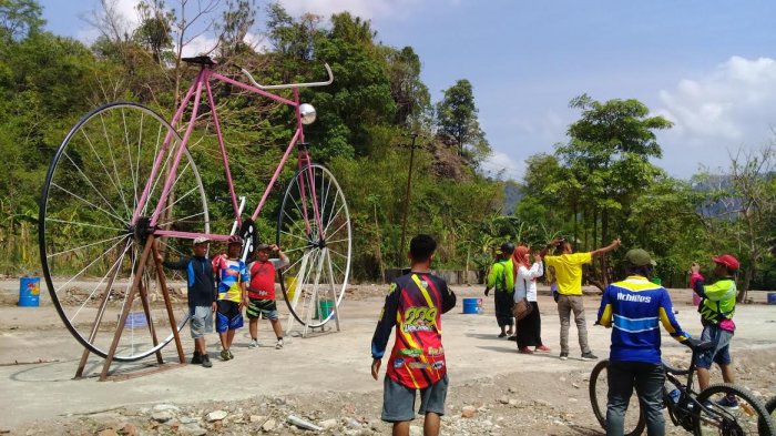 Spot Foto Baru di Tonasa Park Pangkep, Ada Sepeda Raksasa Hingga Gambar ...