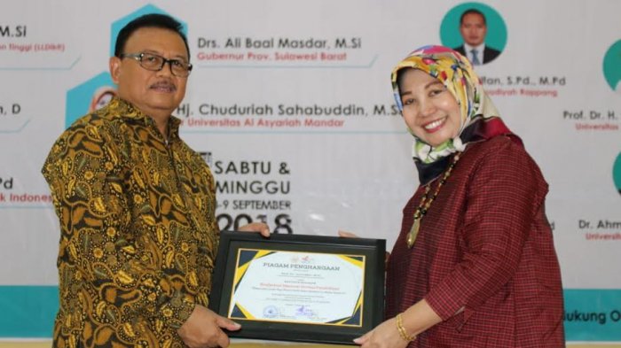 Kepala LLDIKTI Wilayah IX Sulawesi Bawa Materi di Unasman Polman ...