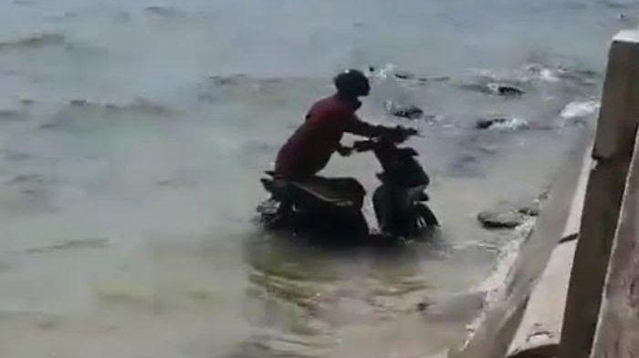 Pemotor Nyemplung Pantai Jepara, Videonya Angkat Motor Sendiri Viral ...