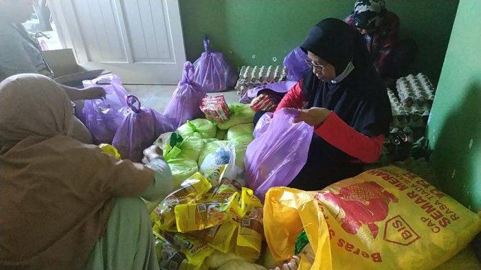 XL Axiata dan Jurnalis Berbagi Sembako ke Kaum Dhuafa - Tribun-timur.com XL Axiata dan Jurnalis Berbagi Sembako ke Kaum Dhuafa - Tribun-timur.com