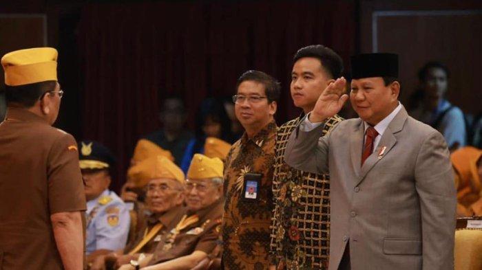 183 Hari Menuju Pilpres 2024 - Survei: Prabowo-Gibran Kalahkan Ganjar-Sandi dan Anies-AHY ...