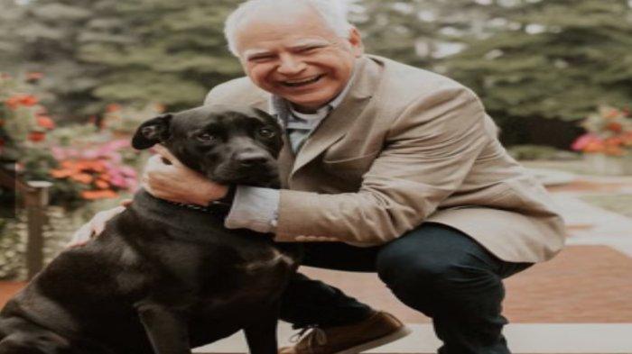 Republik Tuduh Tim Walz Palsukan Nama Anjing Scout - Halaman all ...