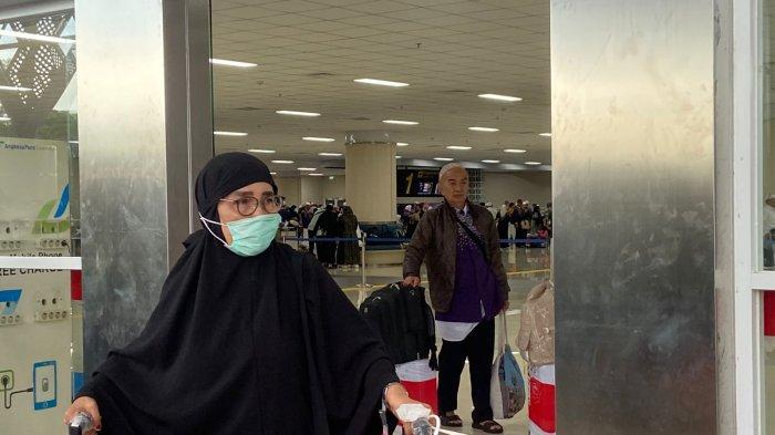 Foto-Foto Kedatangan Jemaah Haji Sulawesi Utara di Bandara Samratulangi ...