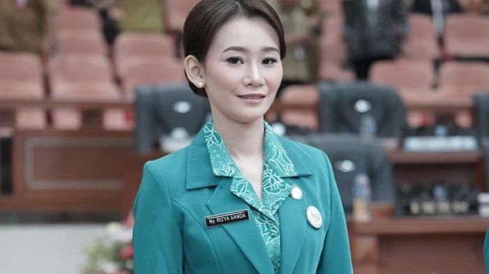 Tampil Anggun, Ini Potret Rizya Ganda Davega Istri Bupati Minahasa Utara di Pengukuhan TP PKK ...