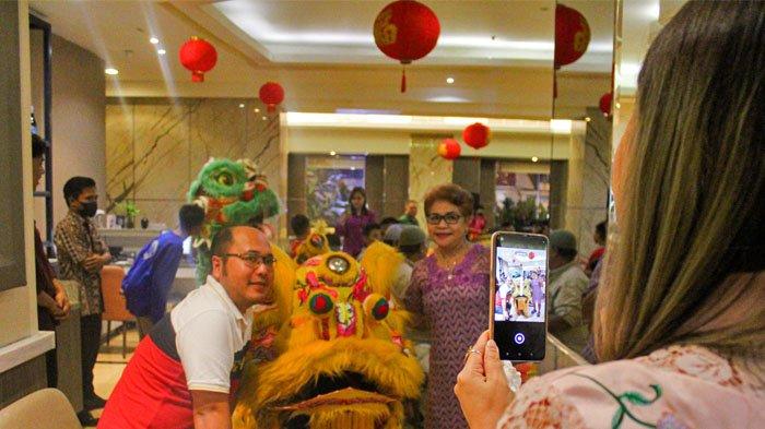 Chinese New Year Eve ASTON Manado Hotel, Momen Berharga Bersama ...