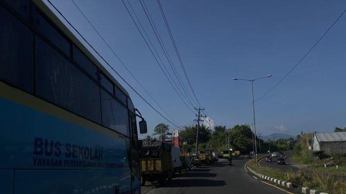 Potret Antrean Panjang Truk di SPBU Manado Sulawesi Utara - Tribunmanado.co.id