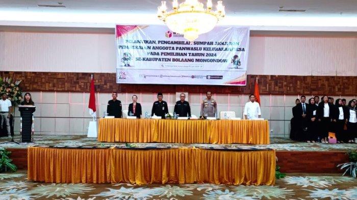 Bawaslu Bolmong Sulawesi Utara Lantik 198 PKD Pilkada 2024, Ini Pesan Decker Rompas ...