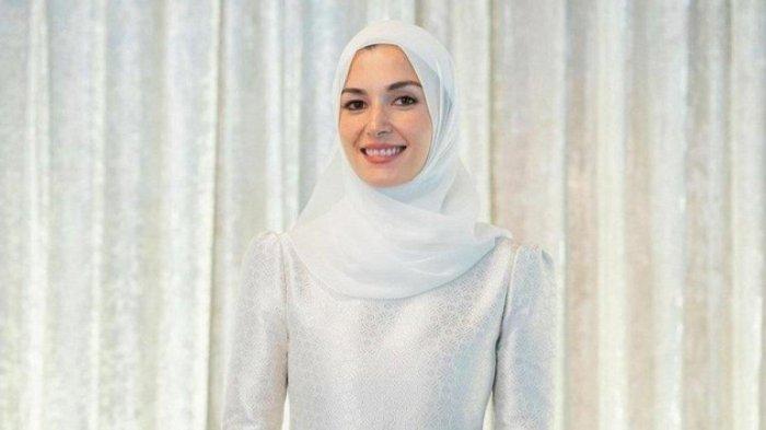 Sosok Anisha Rosnah, Calon Istri Pangeran Mateen, Kini Tampil Berhijab ...