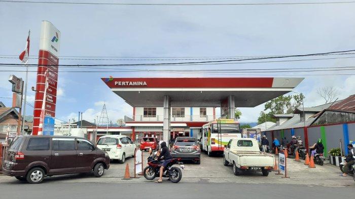 Antrian Panjang Terjadi di SPBU Tondano Minahasa Sulawesi Utara, Warga ...