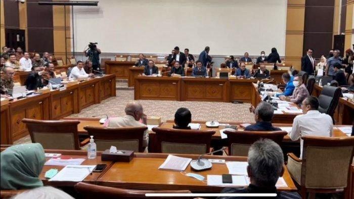 Mahfud MD Buka Isu Pencucian Uang Kemenkeu ke Publik, Dipertanyakan DPR Komisi III Benny K ...