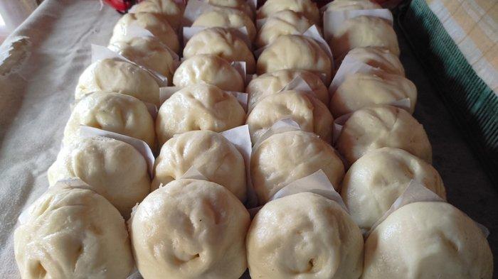 Harga Daging Babi Mahal, Pedagang Bakpau di Tomohon Sulawesi Utara ...