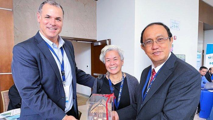 Di Hadapan Peserta Konferensi Kelautan Dunia di Panama Royke Roring ...