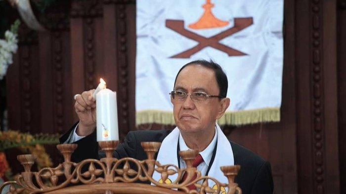 Pimpin Ibadah Awal Tahun, Ini Pesan Bupati Minahasa Royke Roring di ...