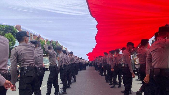Bendera Merah Putih Ukuran 79 Meter Dibentangkan Ditsamapta Polda ...