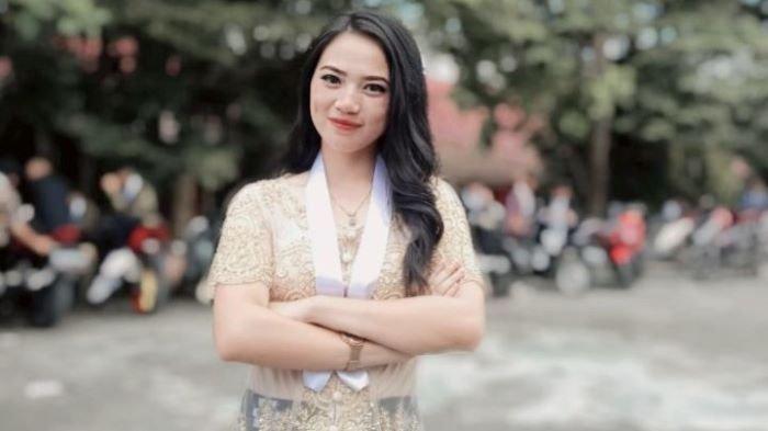 Cewek Minsel Chantika Merentek Ingin Jadi Pramugari Karena Profesi yang Mulia - Tribunmanado.co.id