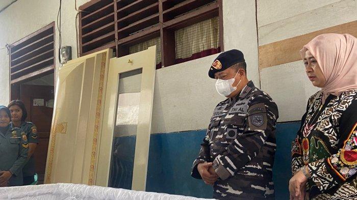 Danguskamla Koarmada II Laksma TNI Teguh Prasetya Melayat ke Rumah Duka ...