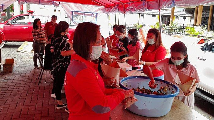 Ini Menu Makanan untuk Pengungsi di Dapur Umum Sentra Tumou Tou ...