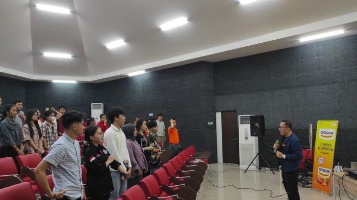 Smart FM Manado dan Decolgen Gelar Campus Roadshow di Fakultas Ekonomi Bisnis Unsrat ...