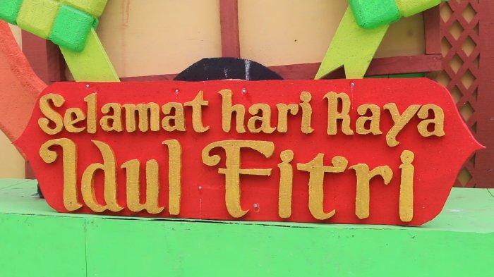 Potret Pemandangan Menarik Jelang Hari Raya Lebaran di Depan Kantor ...