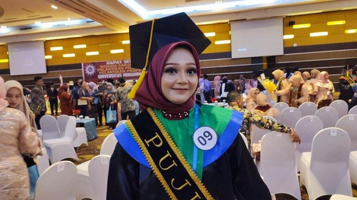 Desyasari Mursali Bangga Bisa Raih Predikat Pujian di Wisuda ...