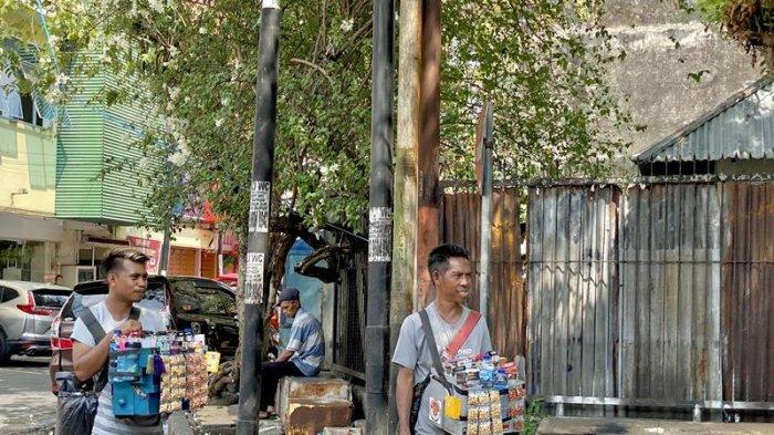 Potret Aktivitas Pedagang Asongan di Seputaran Pusat Kota Manado ...