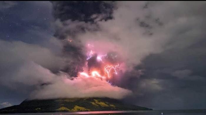 BREAKING NEWS: Gunung Ruang Kembali Meletus Rabu 17 April 2024 Malam ...