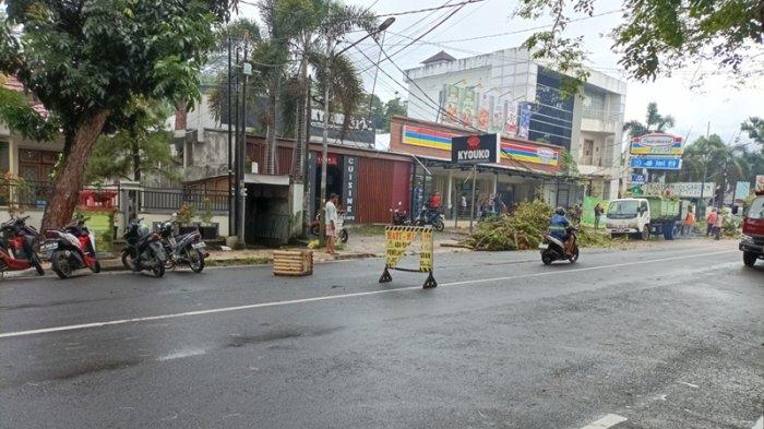 Jalan Sam Ratulangi,Tanjung Batu Wanea Manado Sulawesi Utara Ditutup ...