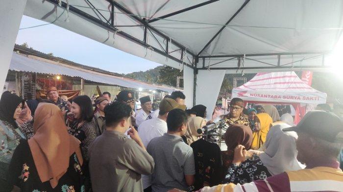 Pengunjung Serbu Stand Souvenir Java Culture Festival Volume II di Boltim Sulawesi Utara ...