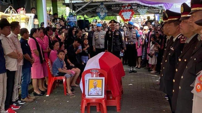 Jenazah Aipda Denny Adrian Dimakamkan Secara Dinas Kepolisian Oleh ...