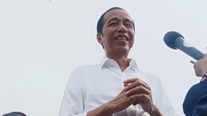 Jokowi Tertawa Tanggapi Tudingan Minta Jabatan Ketum PDIP yang Dikatakan Hasto Kristiyanto ...