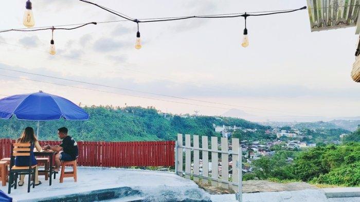 Cafe Rest Area Puncak Desa Koka Minahasa, Sugguhkan Pemandangan Kota ...