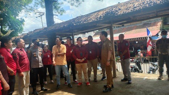 Kawasan Kuliner di Pasar Beriman Tomohon Sulawesi Utara Beroperasi ...