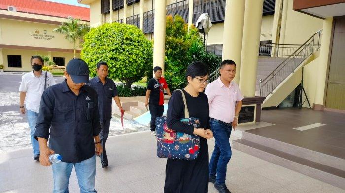 Breaking News Keluarga Serda Hasy Kaunang Korban Kecelakaan Maut Di Bitung Sambangi Polda