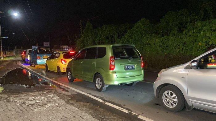 BREAKING NEWS: Macet Panjang Area Jalan Raya Tomohon-Manado Sulut, Puluhan Kendaraan Terjebak ...