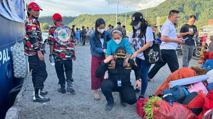 24 Warga Tagulandang Sitaro, Kembali Mengungsi Pakai KP Orca 06 ke ...