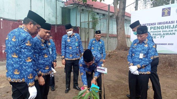 Tanam Pohon di Rudenim Manado Sulawesi Utara, Haris Sukamto: Perlu ...
