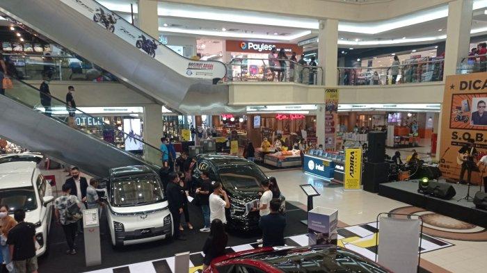 Mega Mall Kota Manado Sulawesi Utara Hari Ini Ramai Dikunjungi Warga ...