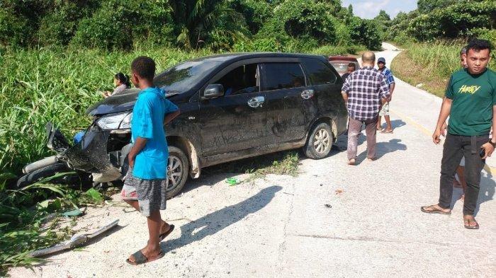 Kecelakaan Maut, Seorang Pengendara Motor Tewas Ditabrak Mobil ... Kecelakaan Maut, Seorang Pengendara Motor Tewas Ditabrak Mobil ...