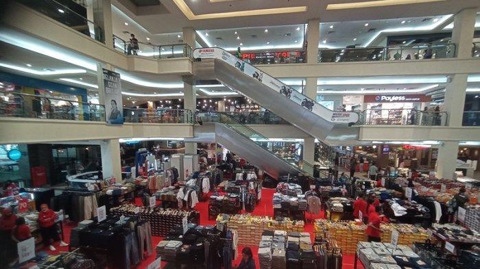Foto-Foto Warga Kunjungi Mega Mall Manado Sulawesi Utara di Hari Raya ...