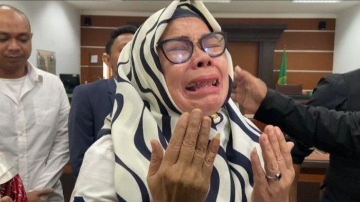 Lilis Suryani Menangis, Statusnya Kini Bukan Lagi Tersangka Minerba ...