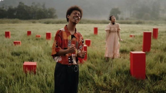 Lirik Lagu Ekspektasi - Aruma ft. Raim Laode - Tribunmanado.co.id