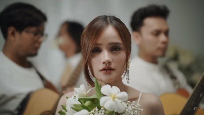 Lirik Lagu Fanny Soegi - Dharma - Tribunmanado.co.id