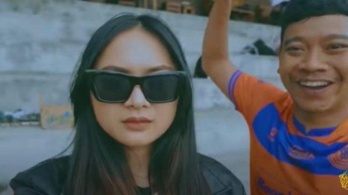 Viral di TikTok, Berikut Lirik Lagu Pelanggaran – Guyon Waton, Beserta Terjemahan Indonesia ...