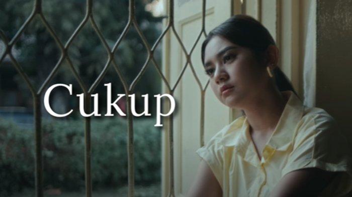 Lirik Lagu Cukup - Ziva Magnolya 'Haruskah Ku Terus Bersama Denganmu ...