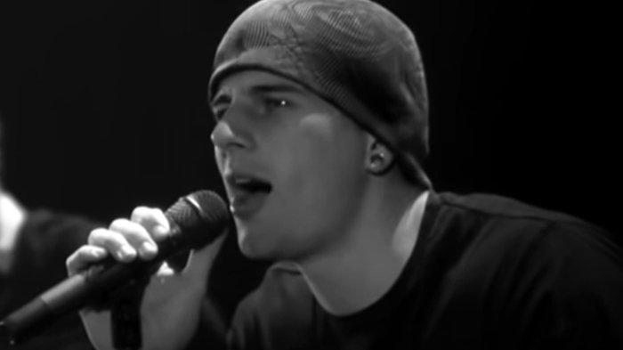 Lirik Lagu Dear God - Avenged Sevenfold, Lengkap dengan Terjemahan ...