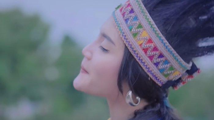 Lirik Lagu Malihi - Mala Agatha 'Cintamu Tutu Baya Hanjulu ...