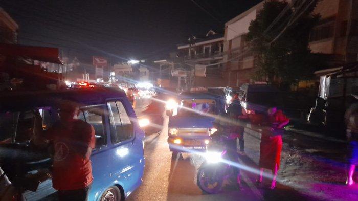 Listrik Padam, Sopir Angkot Manado Sulawesi Utara Panen Cuan ...