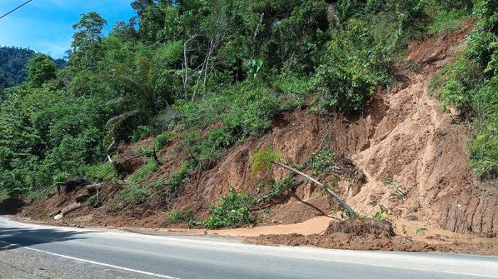 Waspada Melintas di Ruas Jalan Desa Tungoi dan Tapa Aog Bolmong, Masih ...