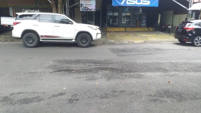 Jalan Ahmad Yani Manado Sulawesi Utara Banyak yang Berlubang dan Tak ...